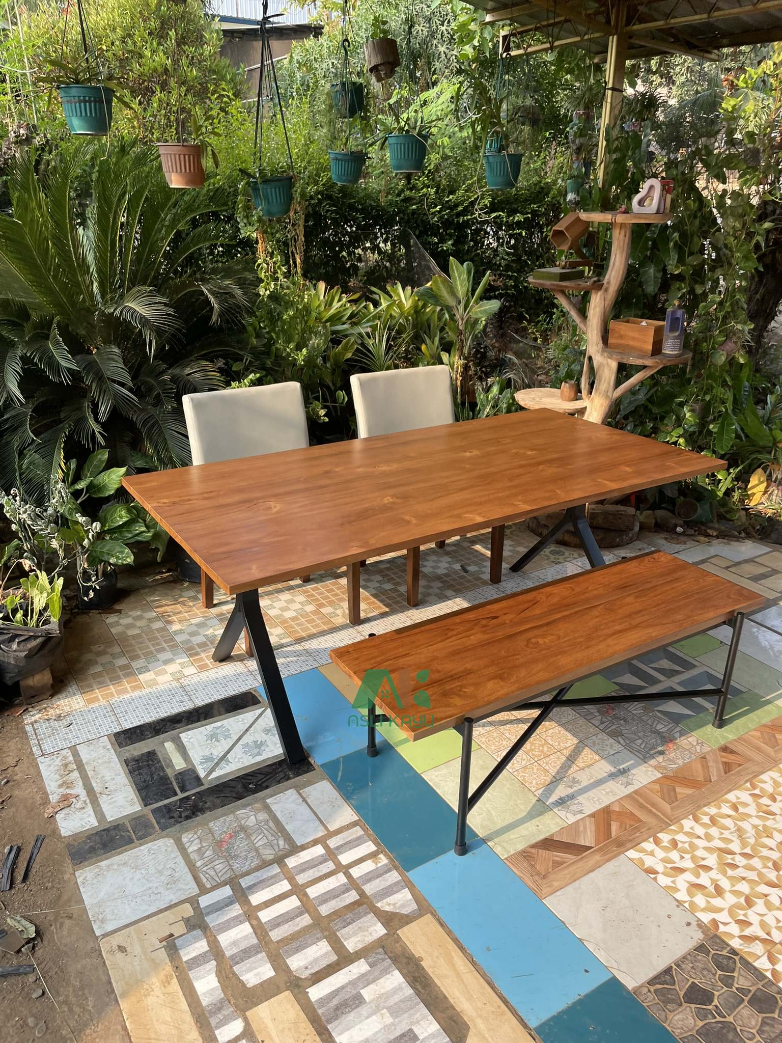 AKDN18-MEJA MAKAN SOLID 2 KURSI DAN BENCH - Asli Kayu